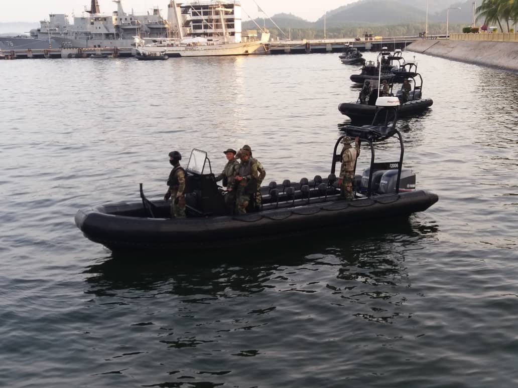 BARANG BARU BARANG LAMA: TLDM TERIMA 11 BOT TEMPUR RHIB BARU