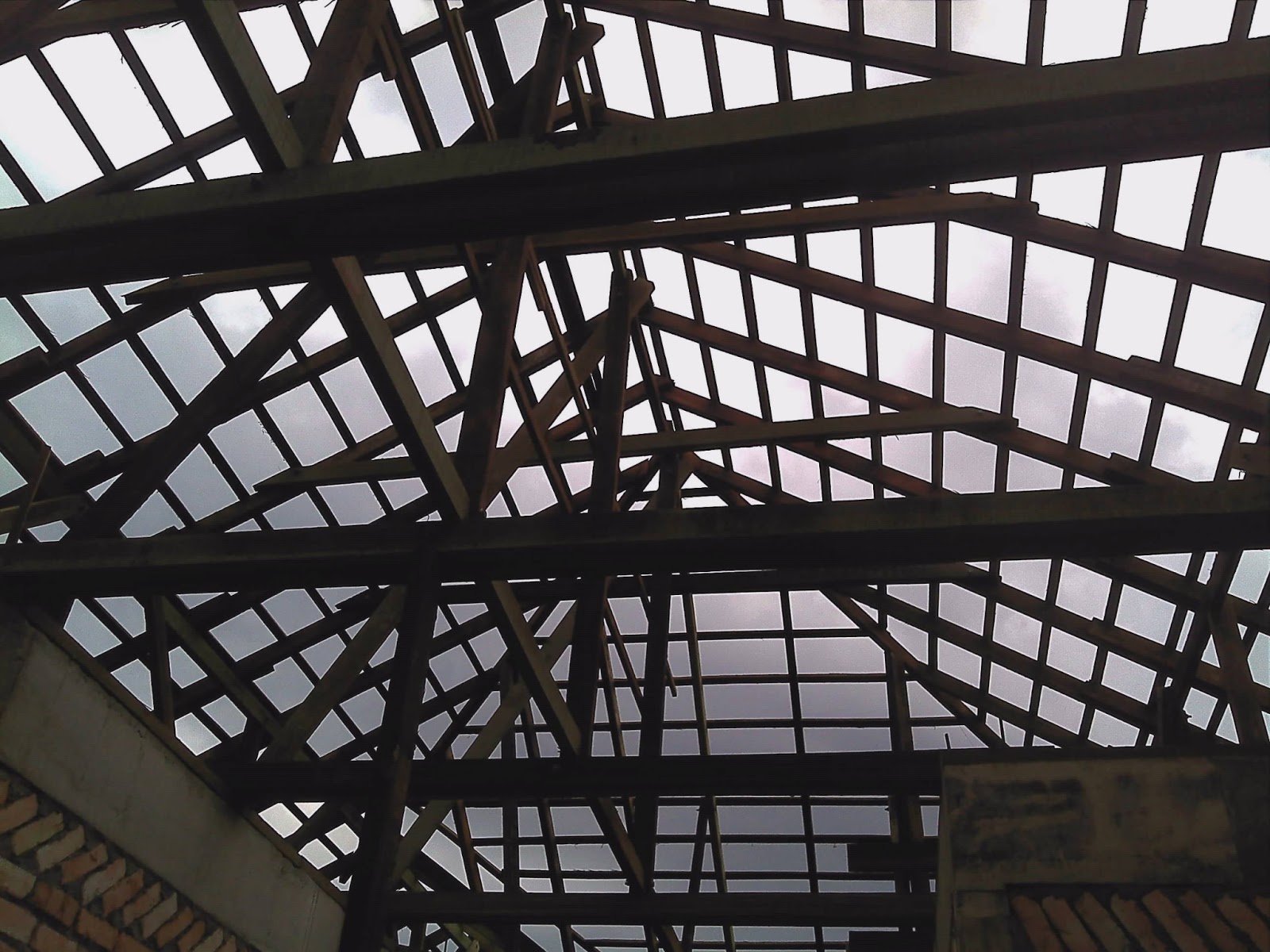 BINA BUNGALOW SENDIRI: LANGKAH 10 DAN 11: MEMASANG KEKUDA KAYU