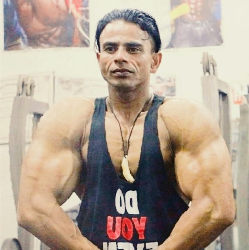 world bodybuilders pictures: lahore muscles builder altaf mirza