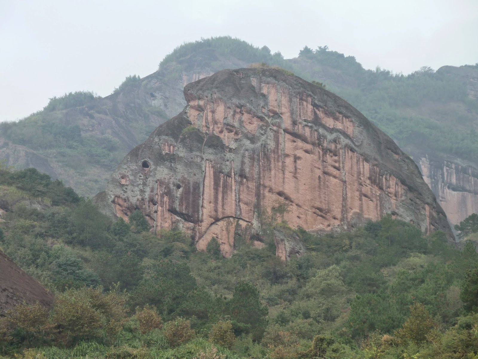 Kee Hua Chee Live!: PART 1---THE WORLD FAMOUS HANGING COFFINS IN ...
