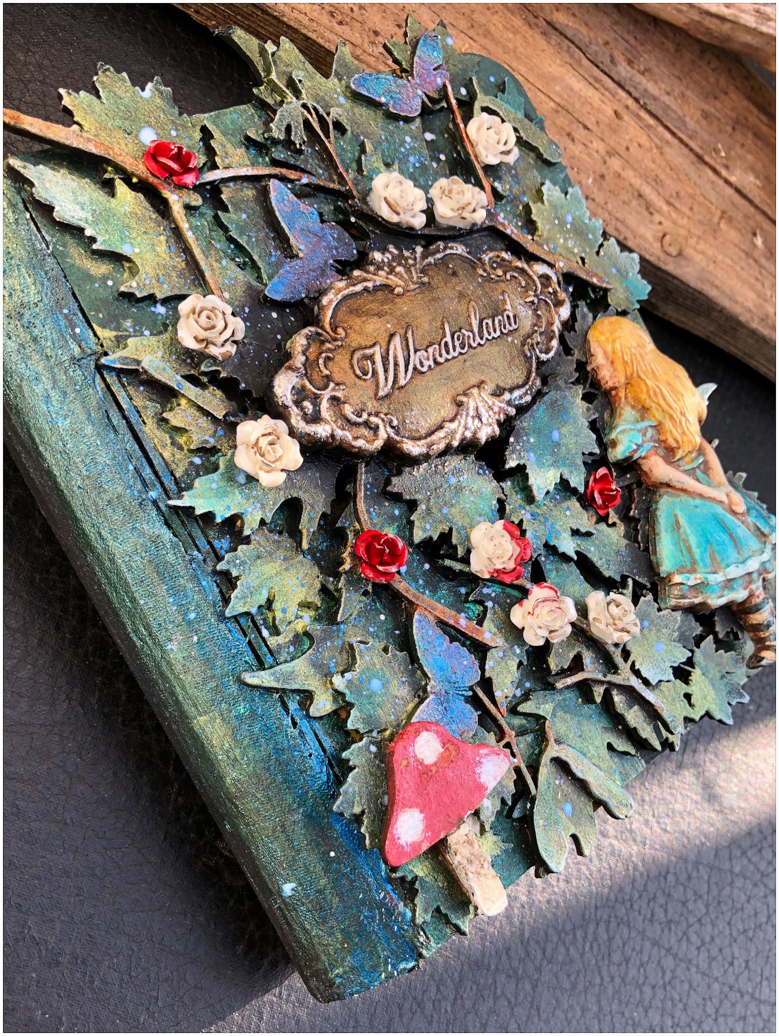 Calico Craft Parts: Alice book box: by Louise