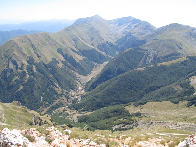 Escursionismo a 360°: Tra la Sibilla e il Porche (E)