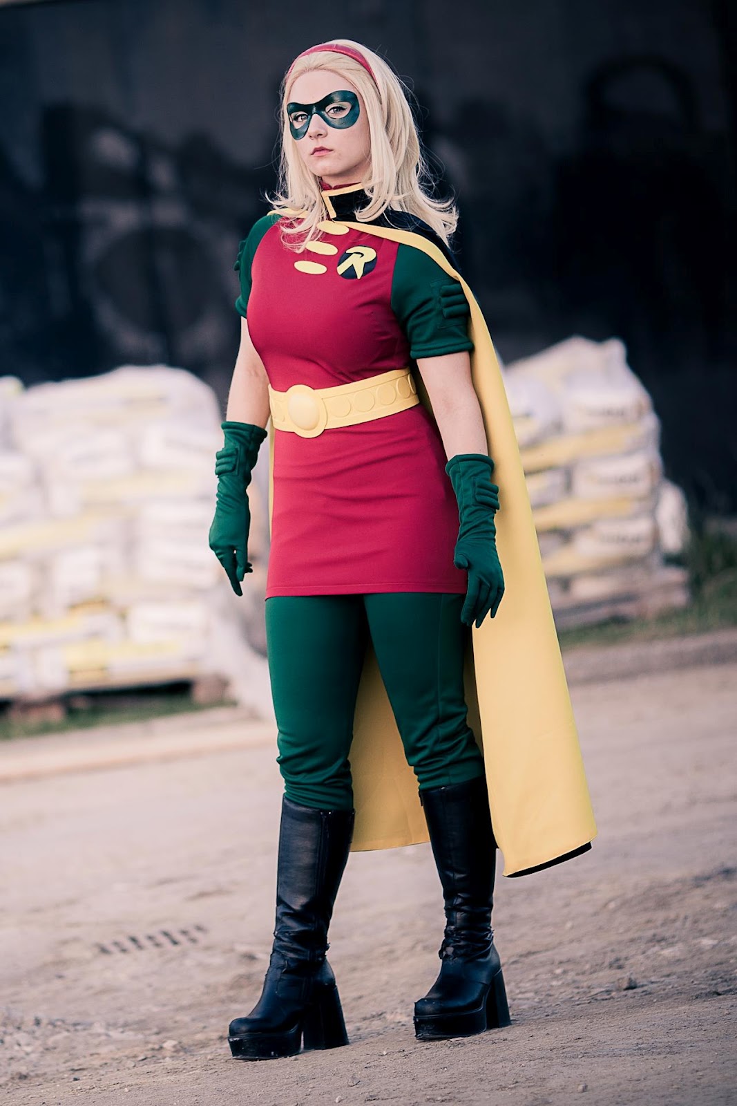 Geek Group Network: [Cosplay] Lady Robin (Stephanie Brown)