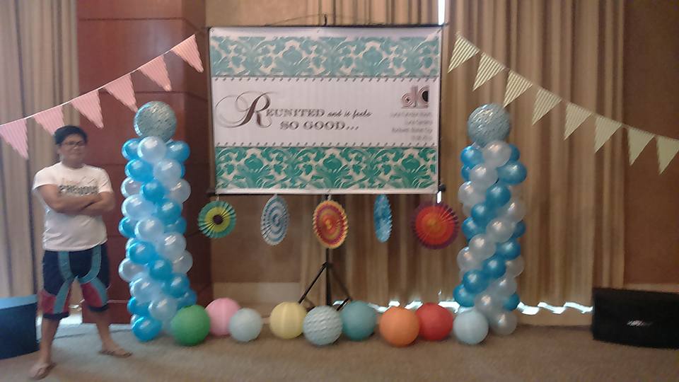 God's Best Gift: Balloon decor for reunion
