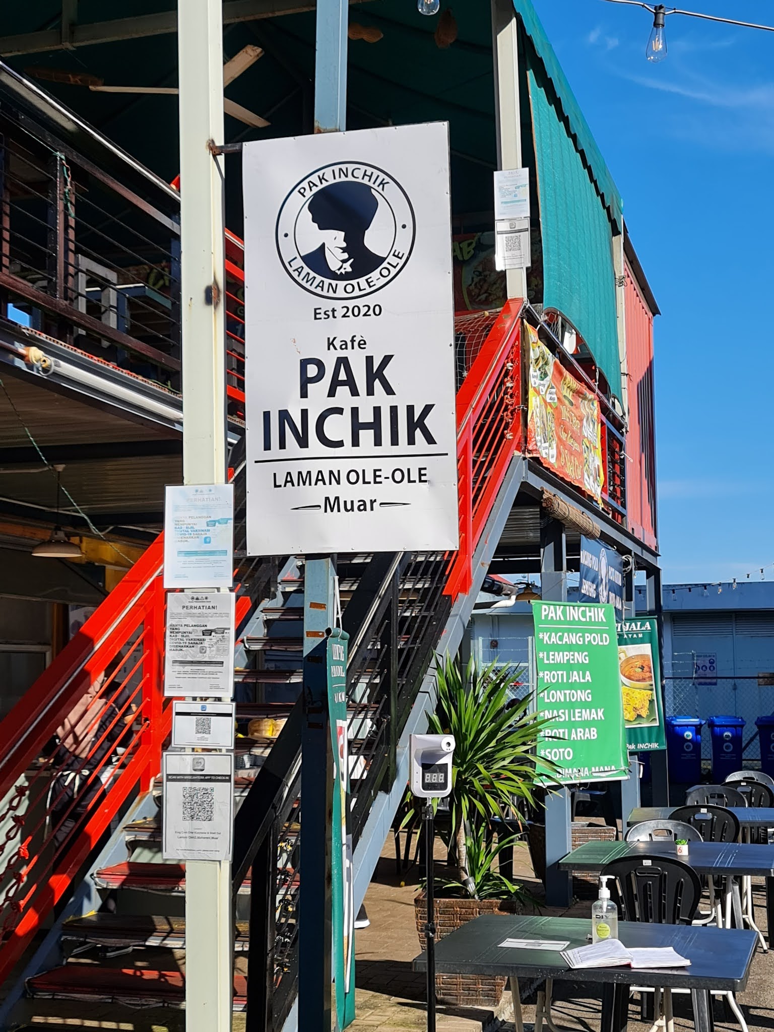 Roti Kitab, Menu Klasik Ala-Ala Kampung Pak Inchik Kafe, Laman Ole-Ole ...