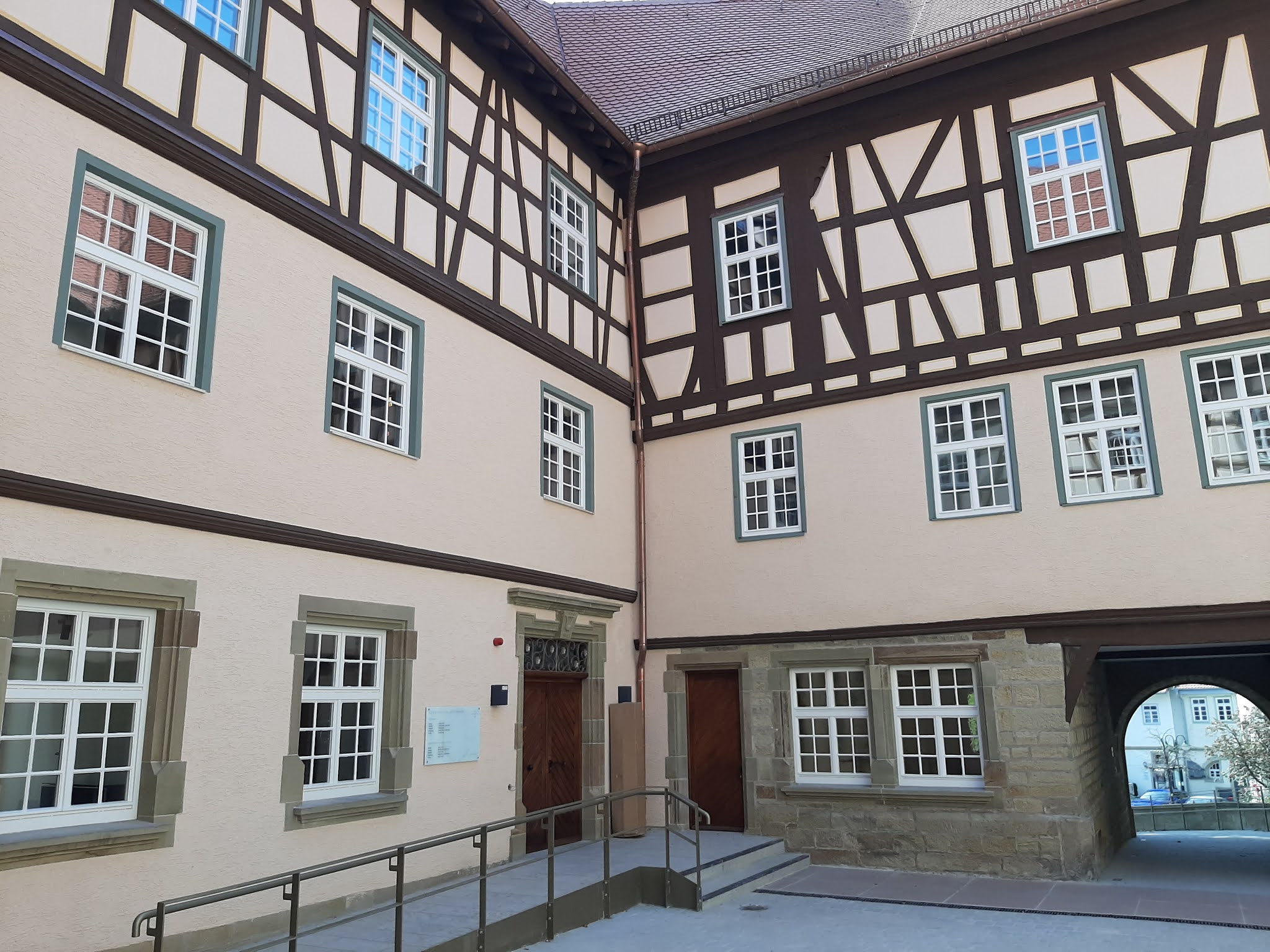 Wege in der Region Stuttgart: Das Wasserschloss - Wahrzeichen der Stadt ...