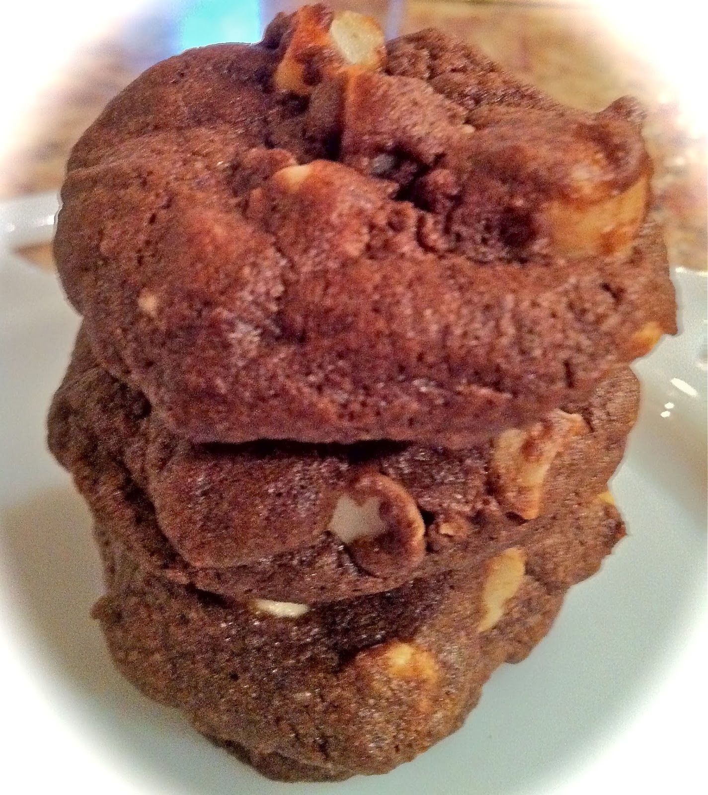 everyday donna: Chocolate Macadamia And White Morsel Cookies