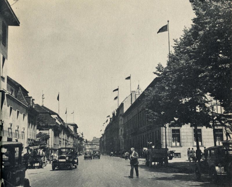 Street Scenes of Berlin During the 1920s Through Amazing Photos ...