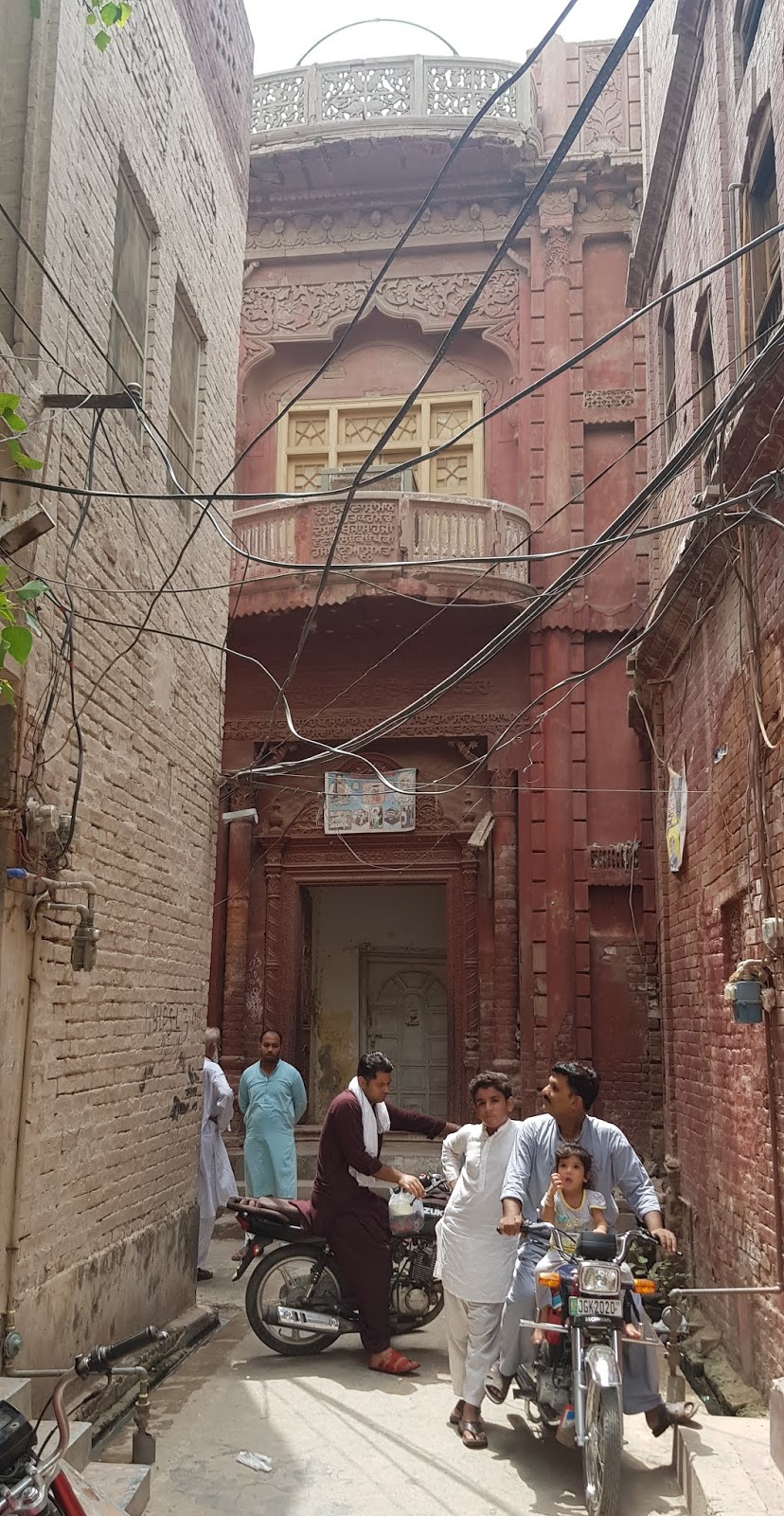 Pakistan Geotagging: 104 - A Tour of Jhang City 1: Two Old Gurdwaras ...