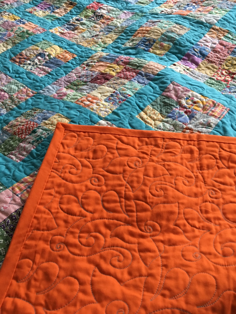 klein meisje quilts: orange! 25 patch/framed nine patch quilt, completed