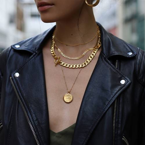 How Gold Necklaces Are The Best Accessory In 2020 - Bauchle Fashion