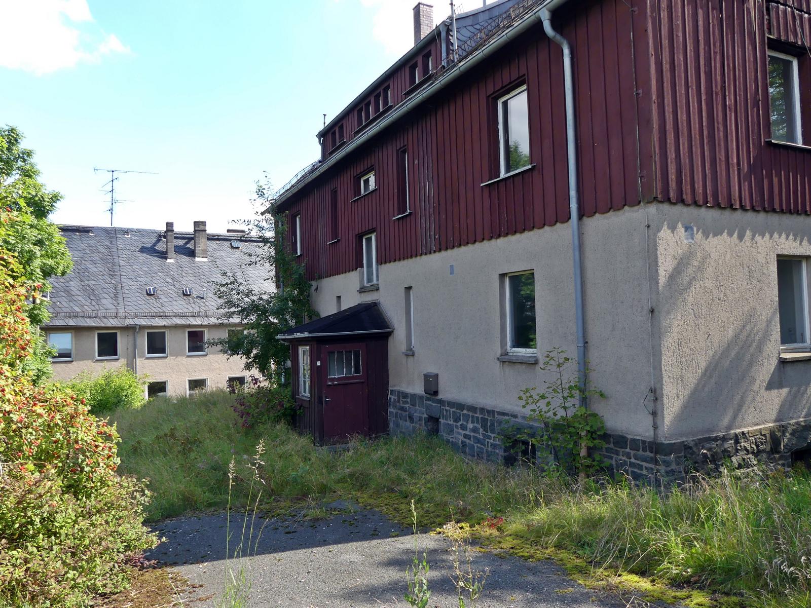 Durch diese Eingangstür ist schon lange