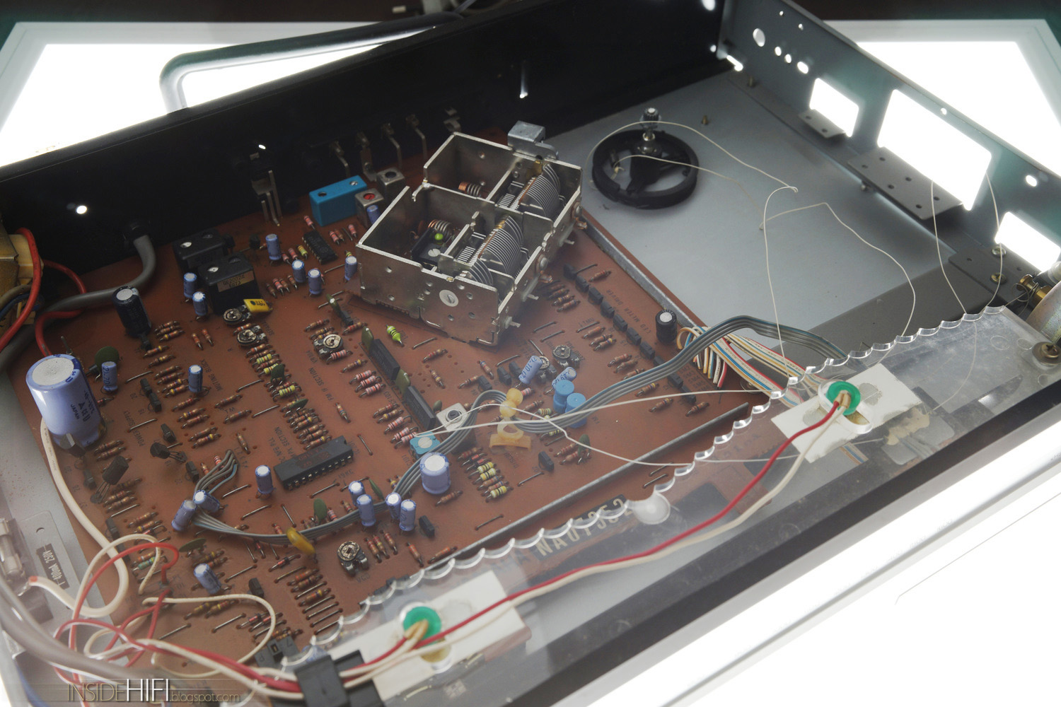 Inside Hi-Fi: Yamaha T-550