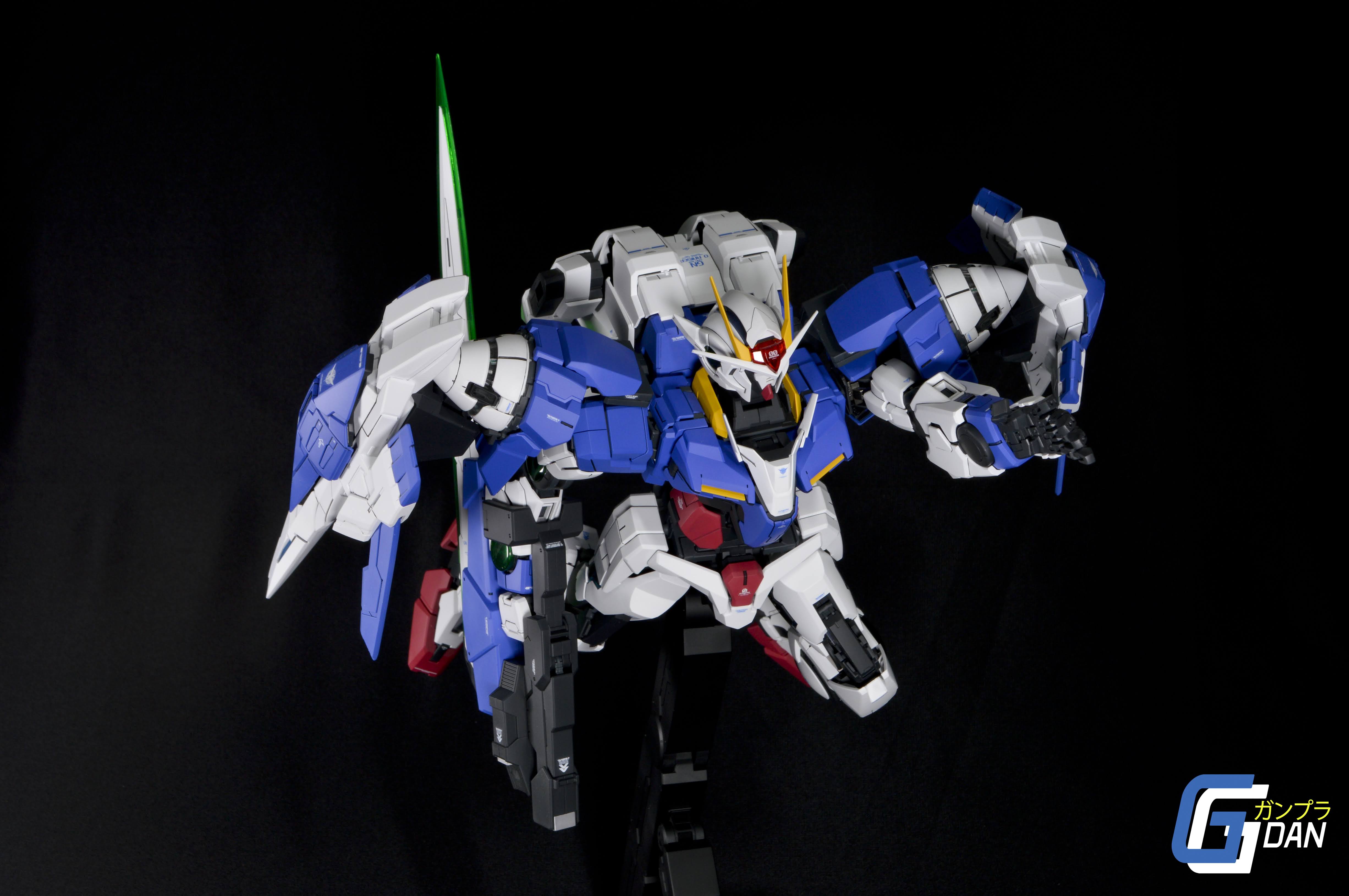 Perfect Grade Gundam 00 Raiser