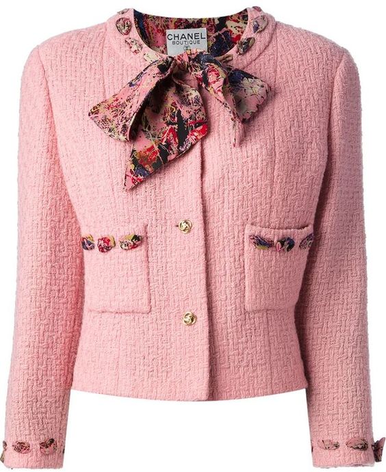 The legendary Coco´s tweed jacket - Magnifique Brunette