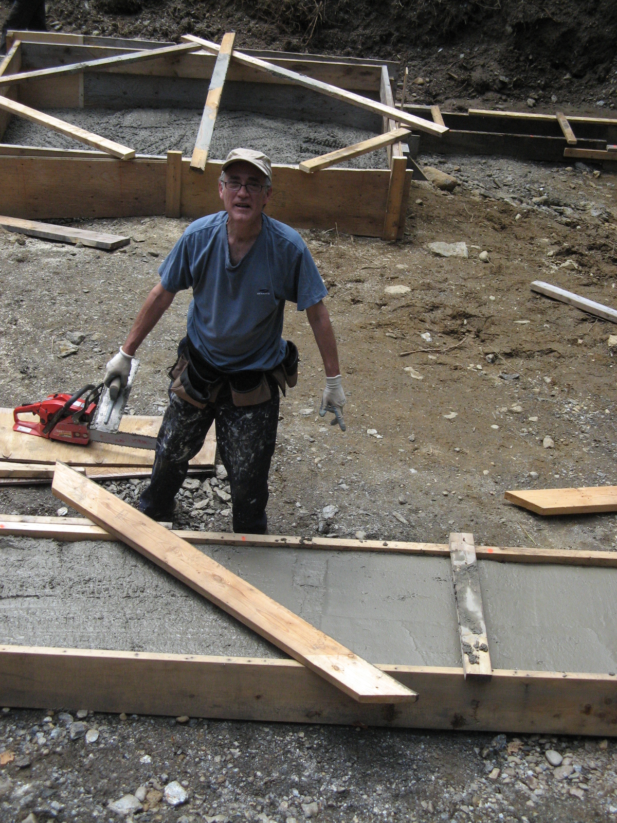 Rez-de-jardin à Sutton: BASE BÉTON