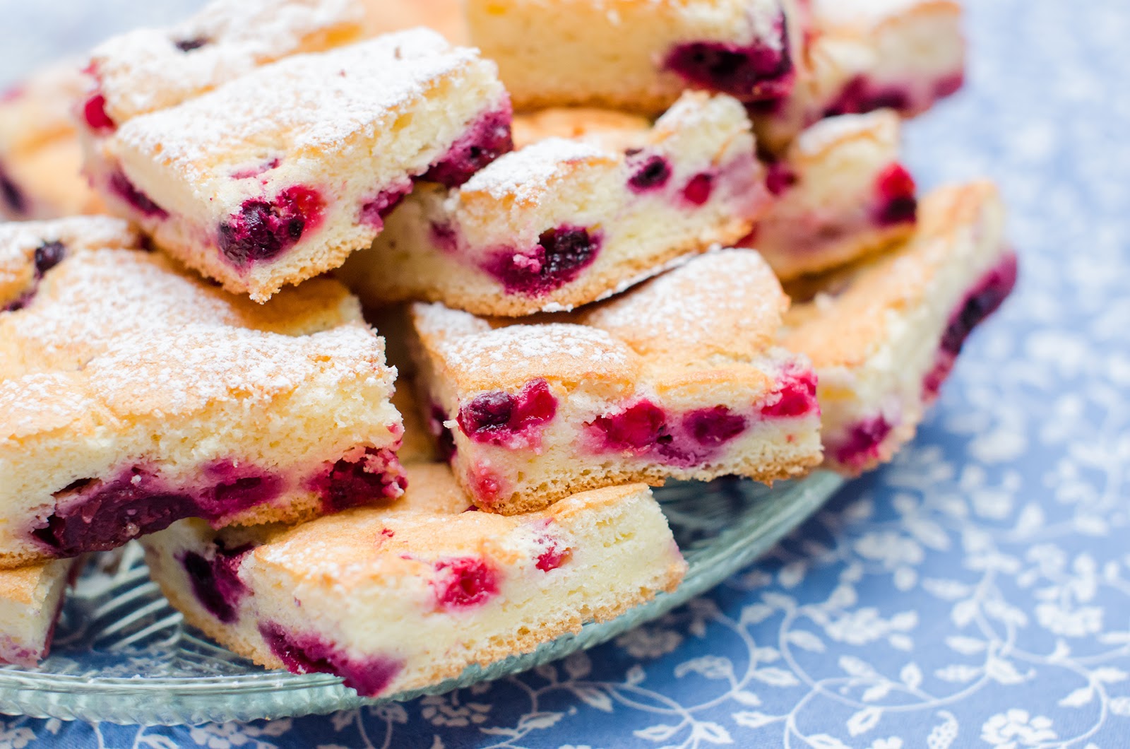 PANDISPAN PUFOS CU FRUCTE DE PADURE | Maria si bucataria