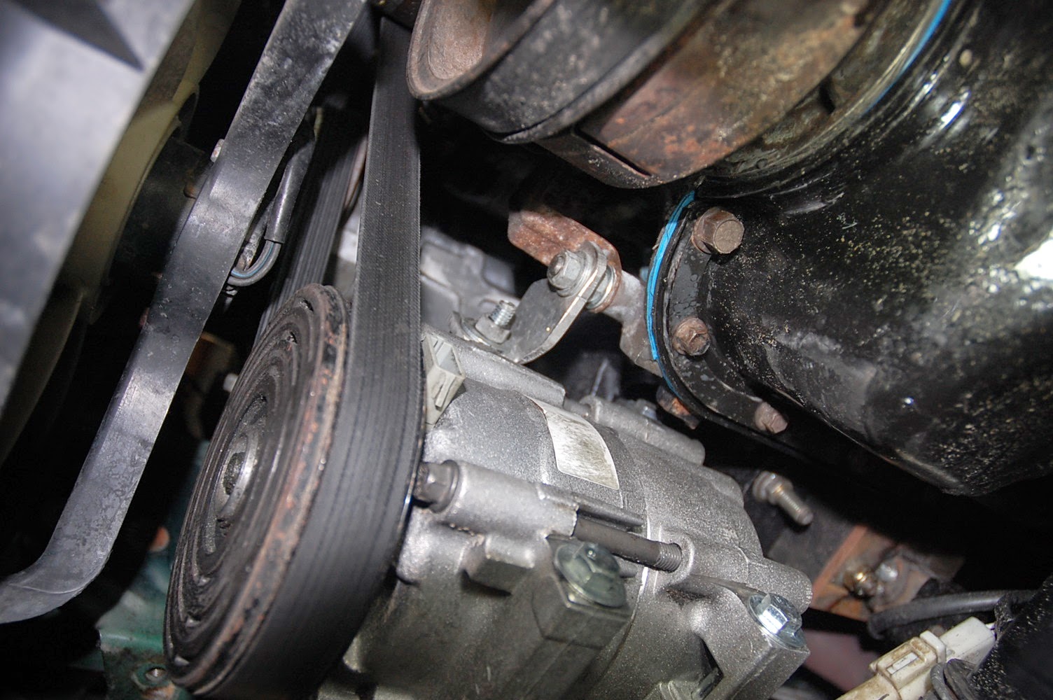 MiataV8 Conversion: Air Conditioning compressor relocation Ford 302
