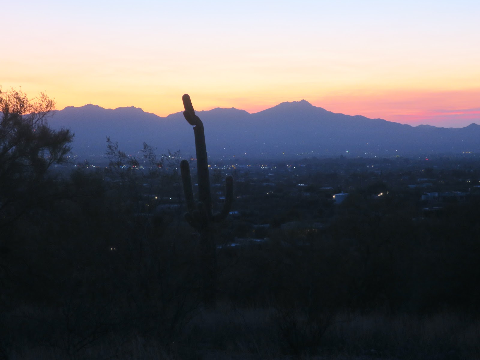 Living Rootless: Tucson, AZ: Sunset at Campbell Trailhead
