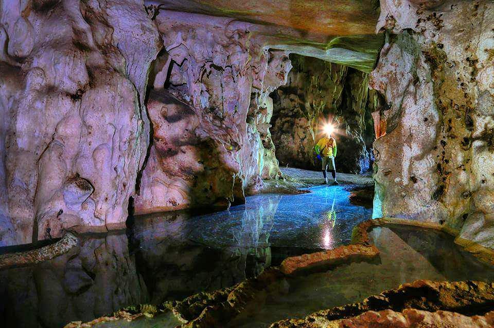 MERAPOH CAVES EXPLORATIONS