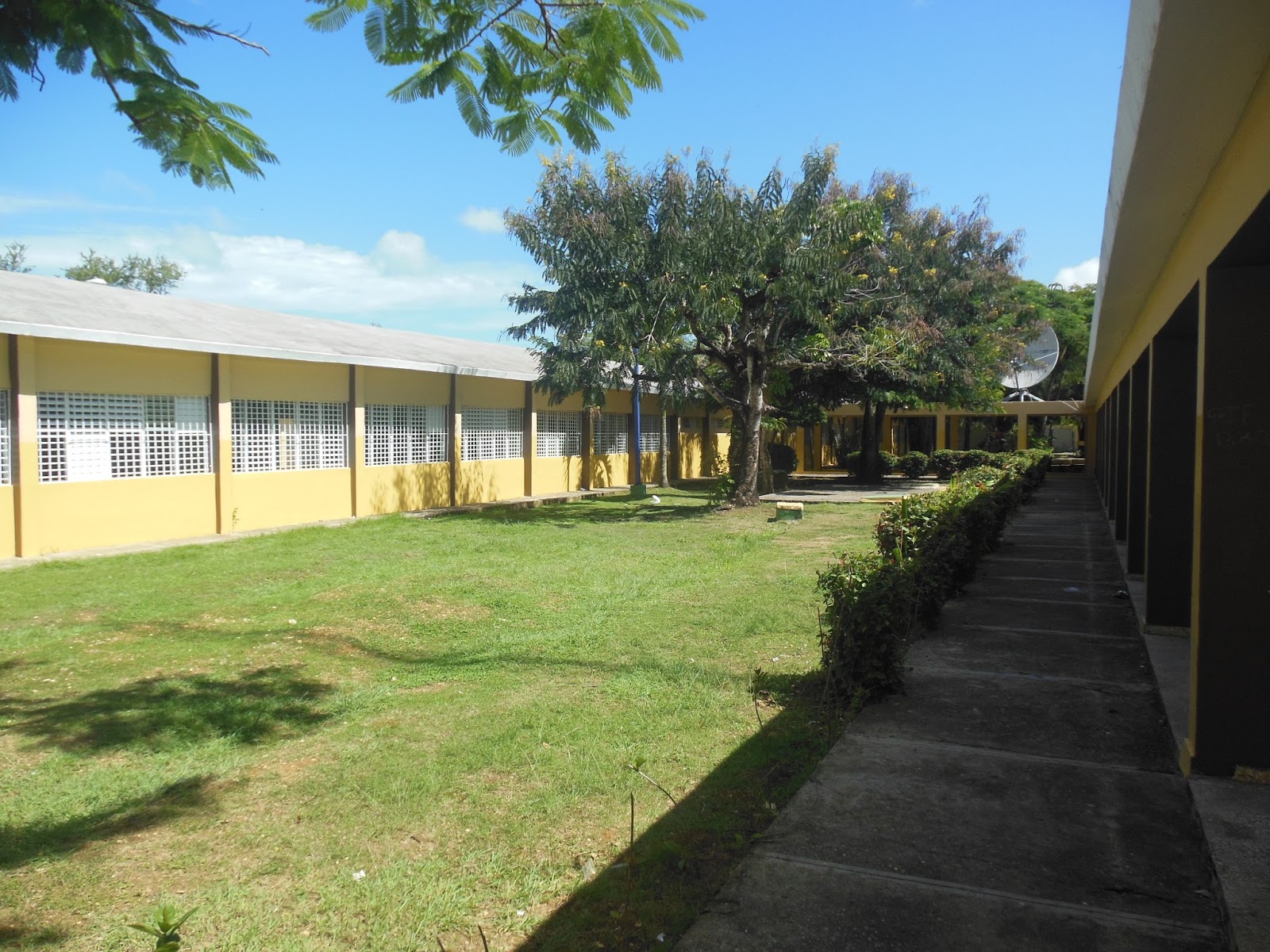 Fotos del Centro ~ Liceo Antorcha del Futuro TIC´S C. N.