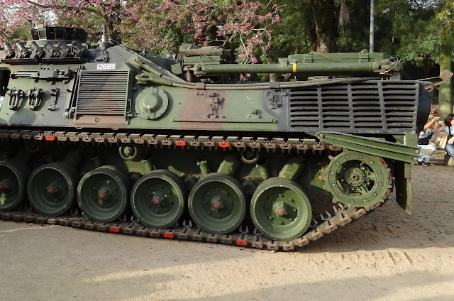 Plastic Models on the Internet: Walkaround vol. 7: Leopard 1 Armored ...
