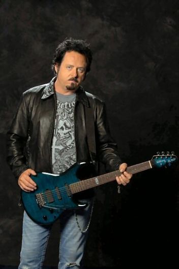 Zona Rock Dan Metal : STEVE LUKATHER
