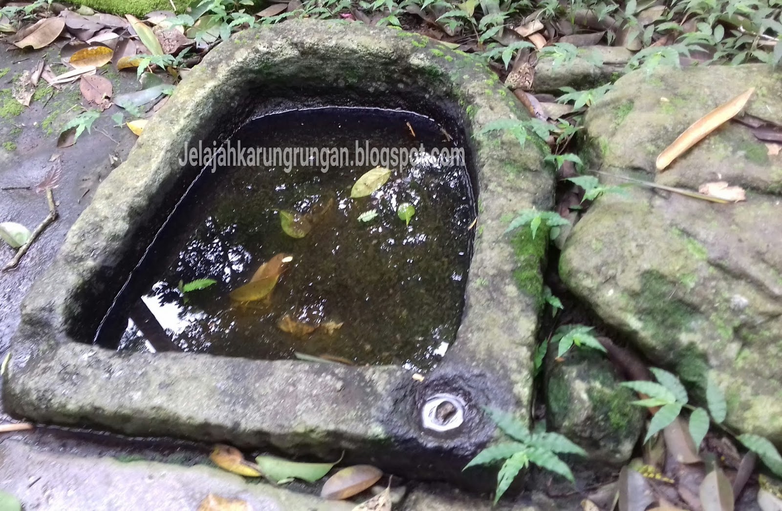MAKAM KYAI MODJO DAN SITUS SUMUR SONGO
