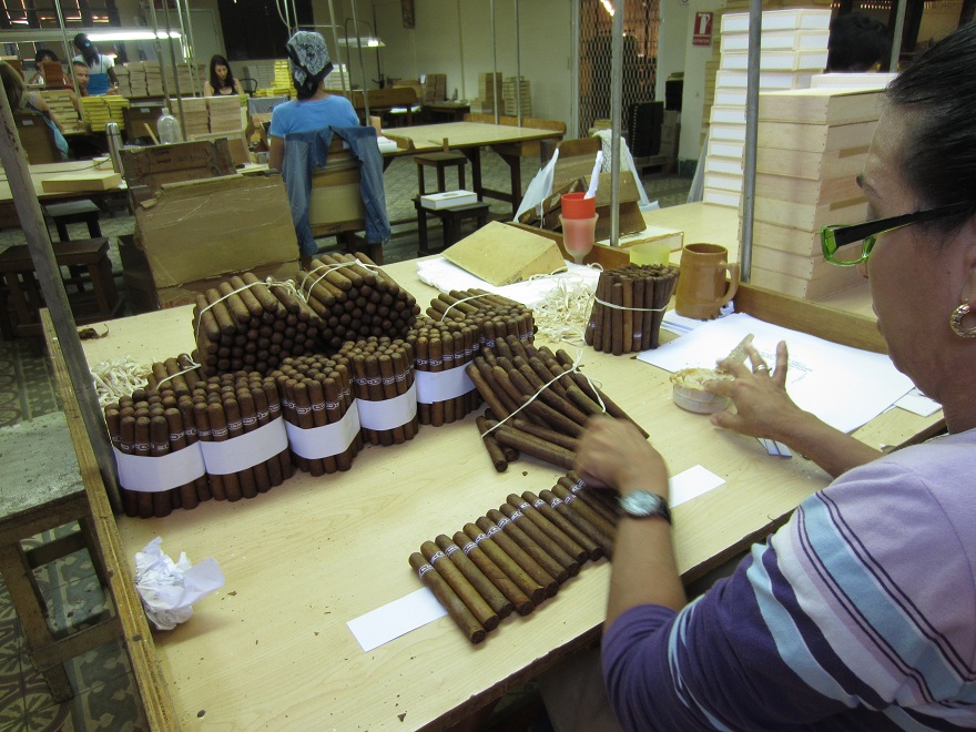 Cuban Cigars, Culture & Lifestyle: H.Upmann cigar factory (Havana)