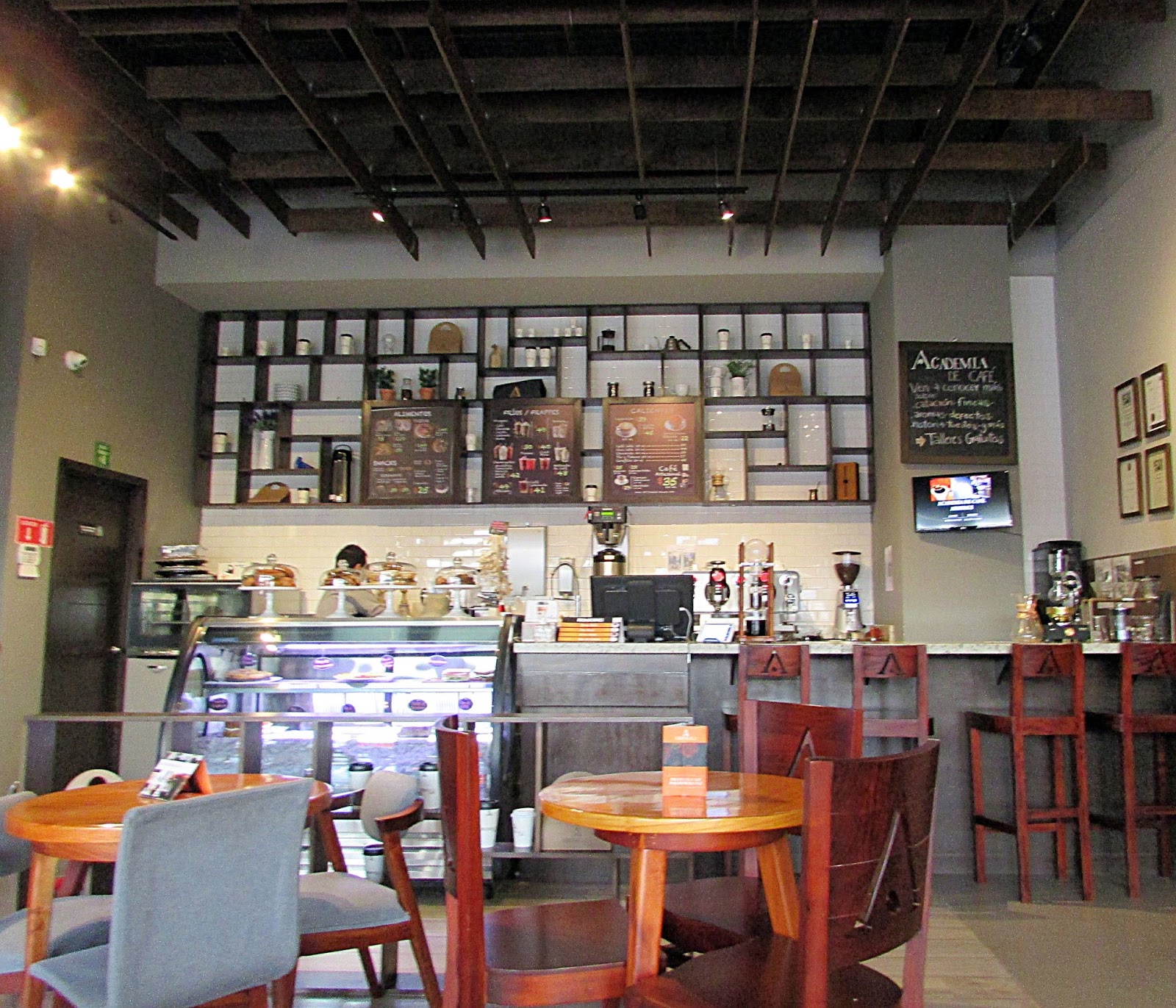 Una Tregua y un Café: Aromali Bari Café