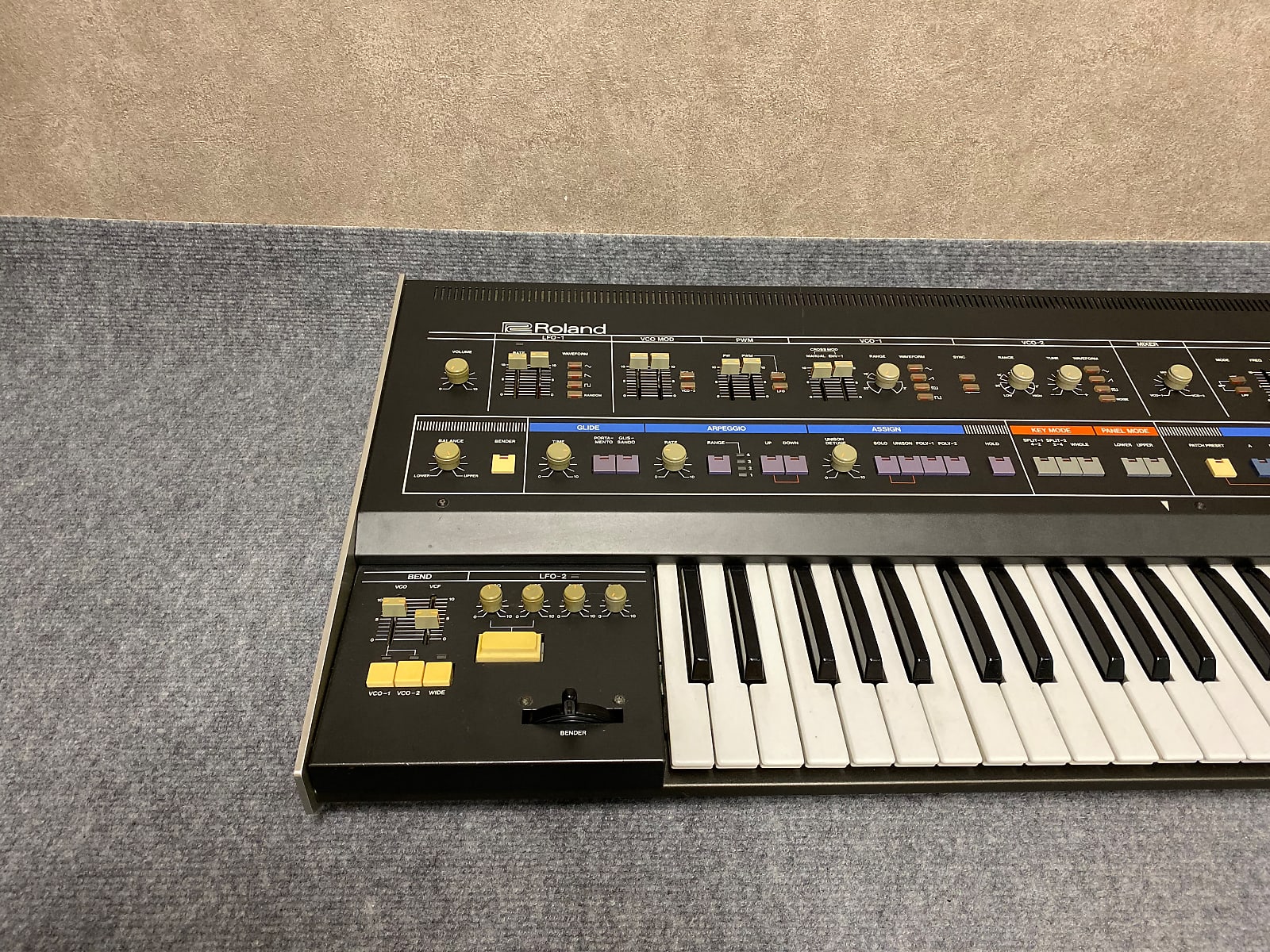 MATRIXSYNTH: Roland Jupiter-6 in excellent working condition SN 011671