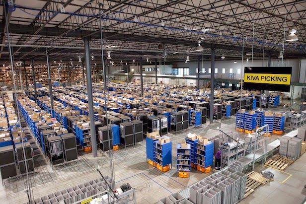 Dentro de las bodegas de Amazon, los robots se encargan de casi todo ...