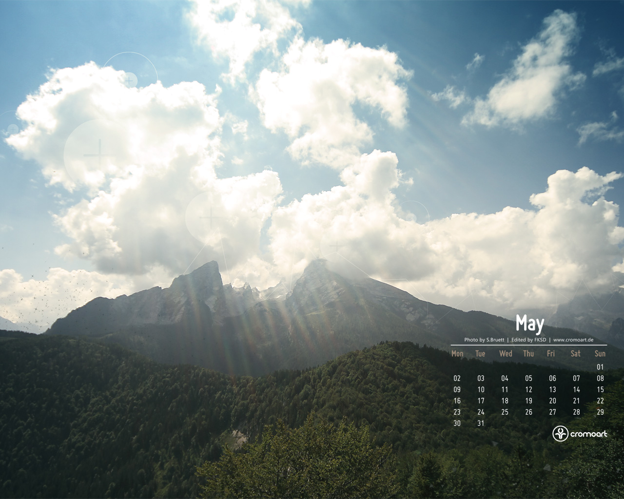 Impress Moment: MaY 2011 DeSKToP CaLeNDaR WaLLPaPeRS