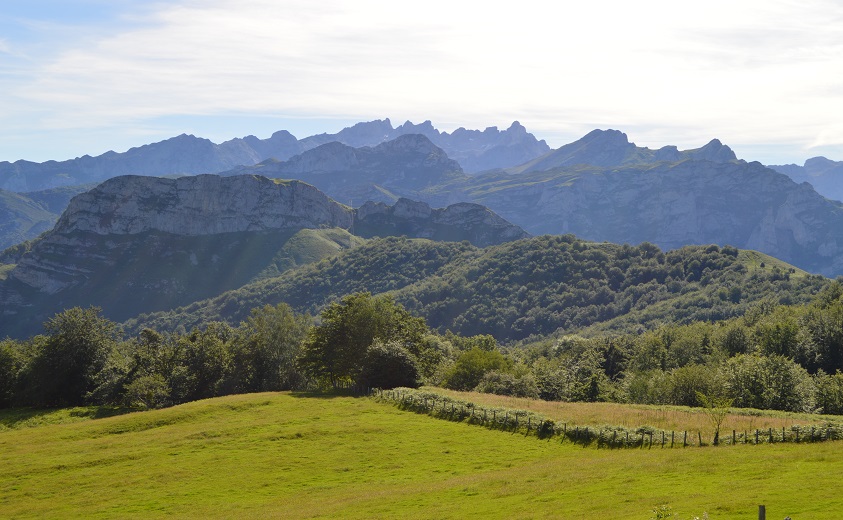 Andanzas con Josua: ERMITA DE ARCENORIO DESDE LES BEDULES.