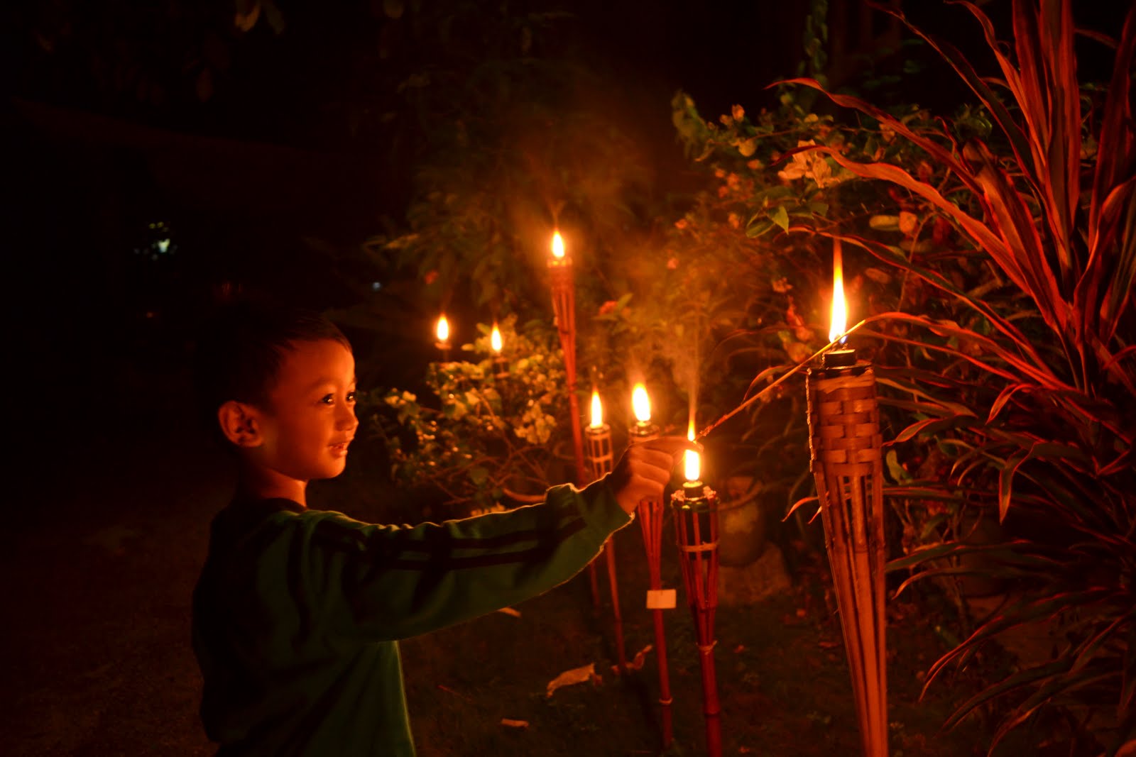 Ide 48 Pelita Hari Raya Kampung