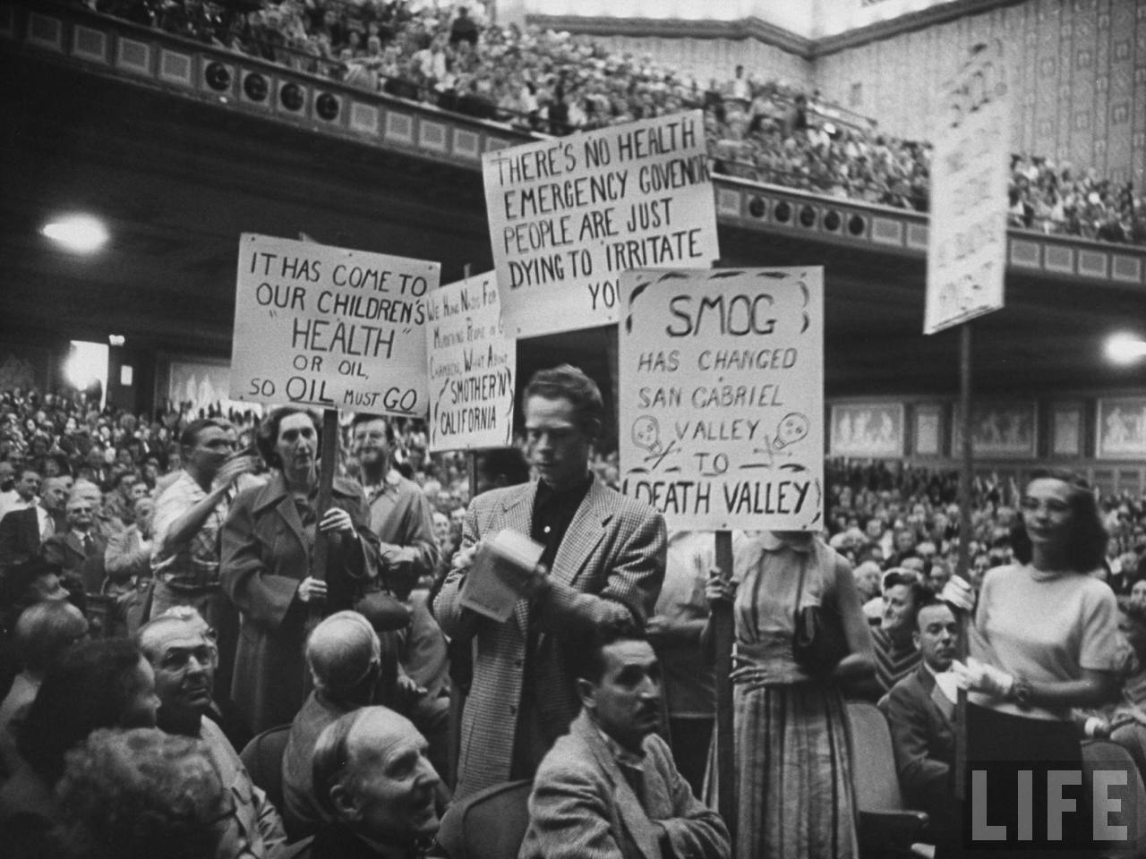 Los Angeles Smog Meeting, 1954 | Vintage News Daily
