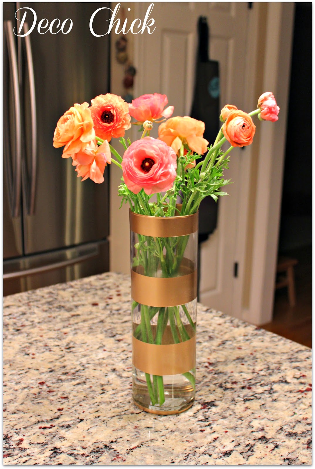 Deco Chick: Easy DIY Gold Vase