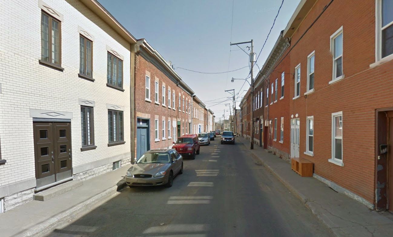 Urban kchoze: Setbacks, sidewalks and on-street parking: pedestrian ...