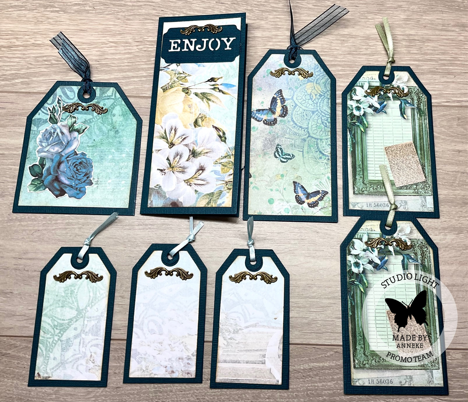 ANNEKESCARDART: Label boekje met de Classic Tags van Studio Light