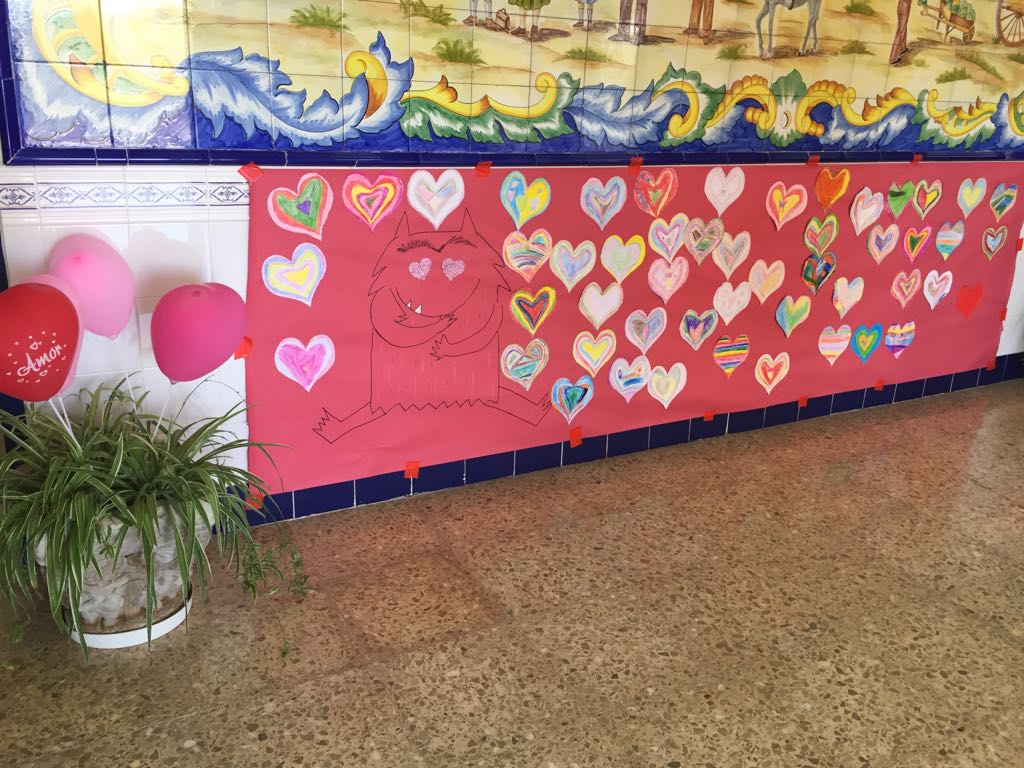 OUR ENGLISH CLASS: Love display at school