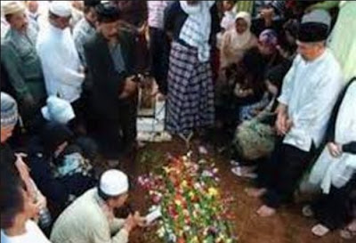Tradisi Talqin Mayit ~ Moslem Line