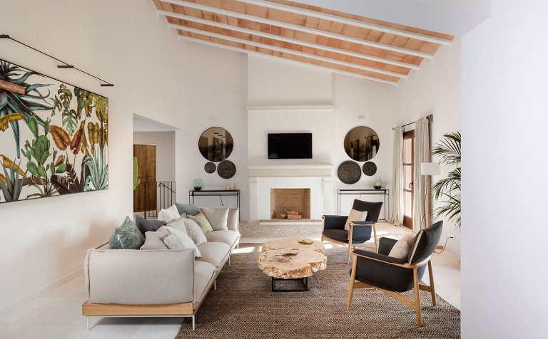 Natural and contemporary design for a country house in Mallorca