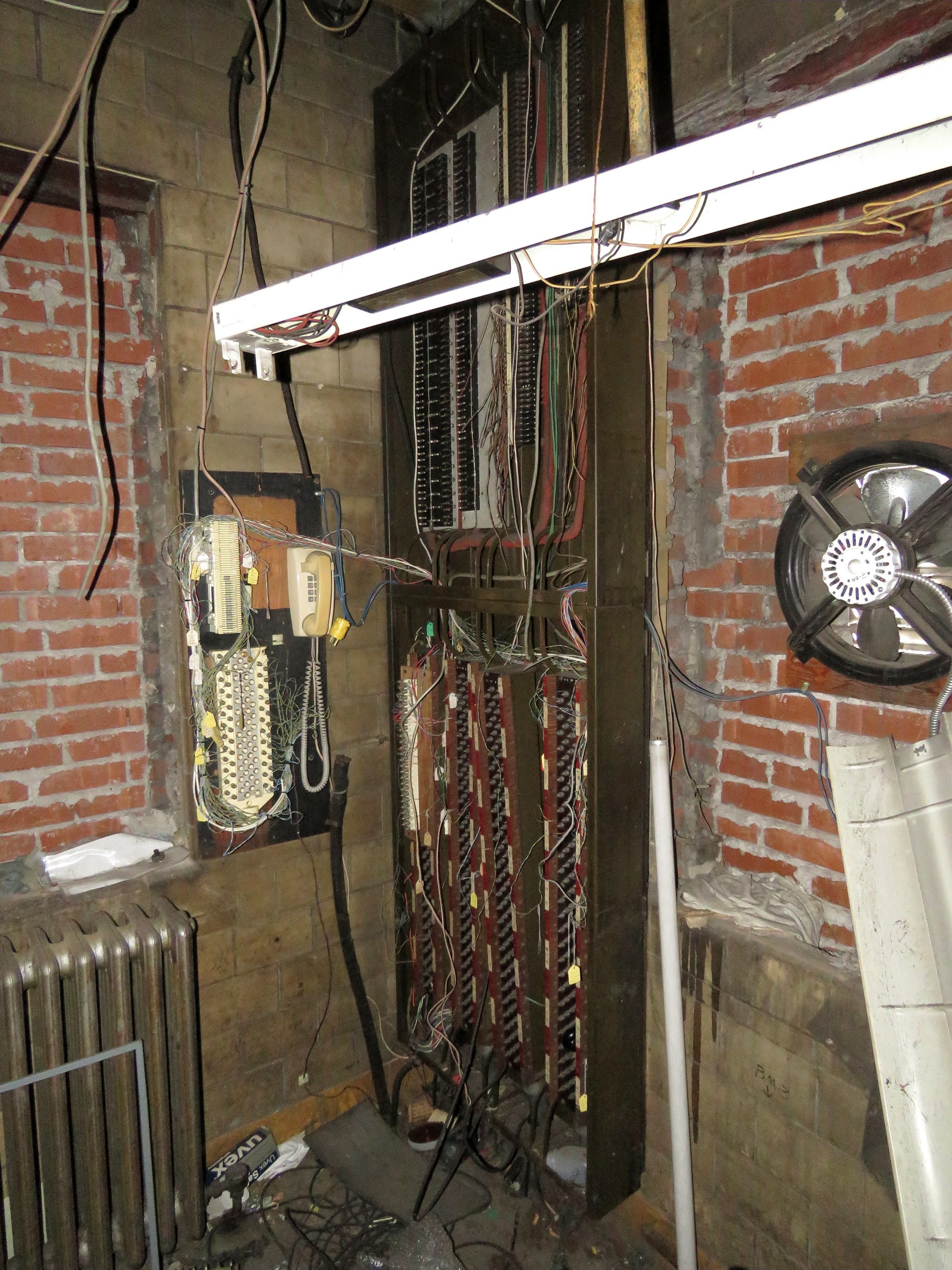 The Position Light: PHOTOS: Bonus Port Road Trips - Inside COLA Tower