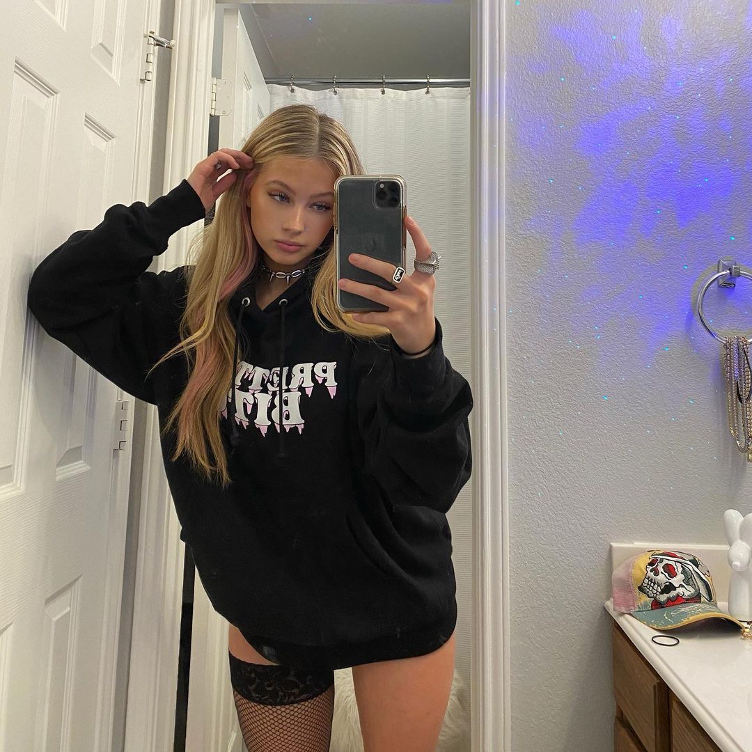 Starlet Arcade: Hot Lexi Drew