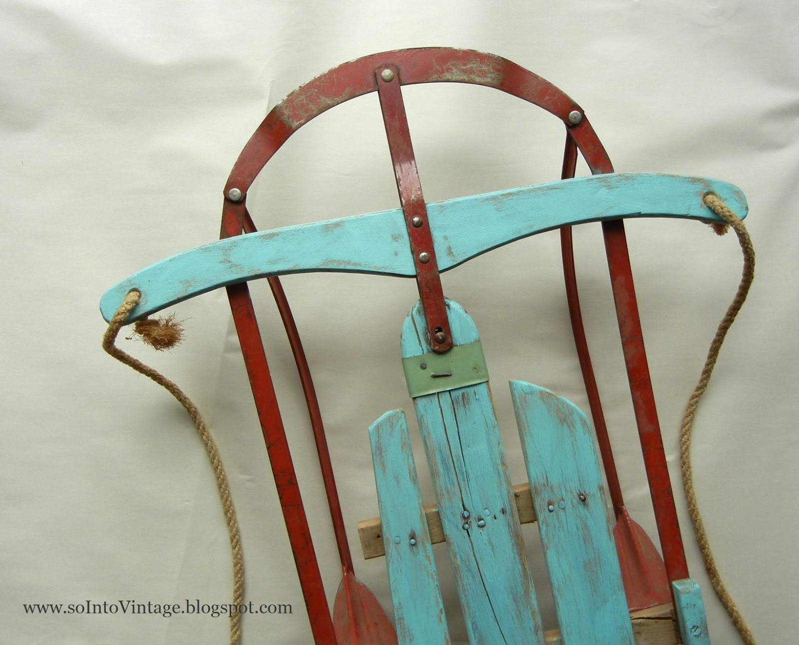 Into Vintage: Today's sled brought to you by the color aqua.