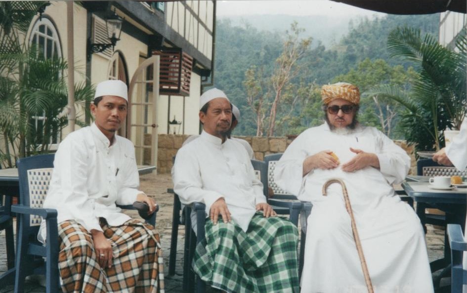 Terjemah Kitab Mafahim Yujibu an-Tusahhah - Sayyid Alwi Al Maliki ...