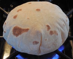 Phulka ~ How to make soft phulkas~Indian wheat flatbread~ With stepwise ...