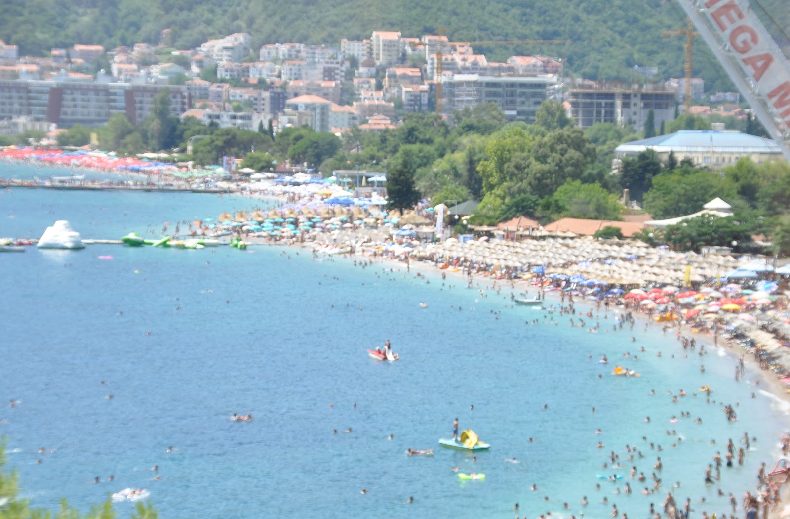 Kaçsak Gitsek...
