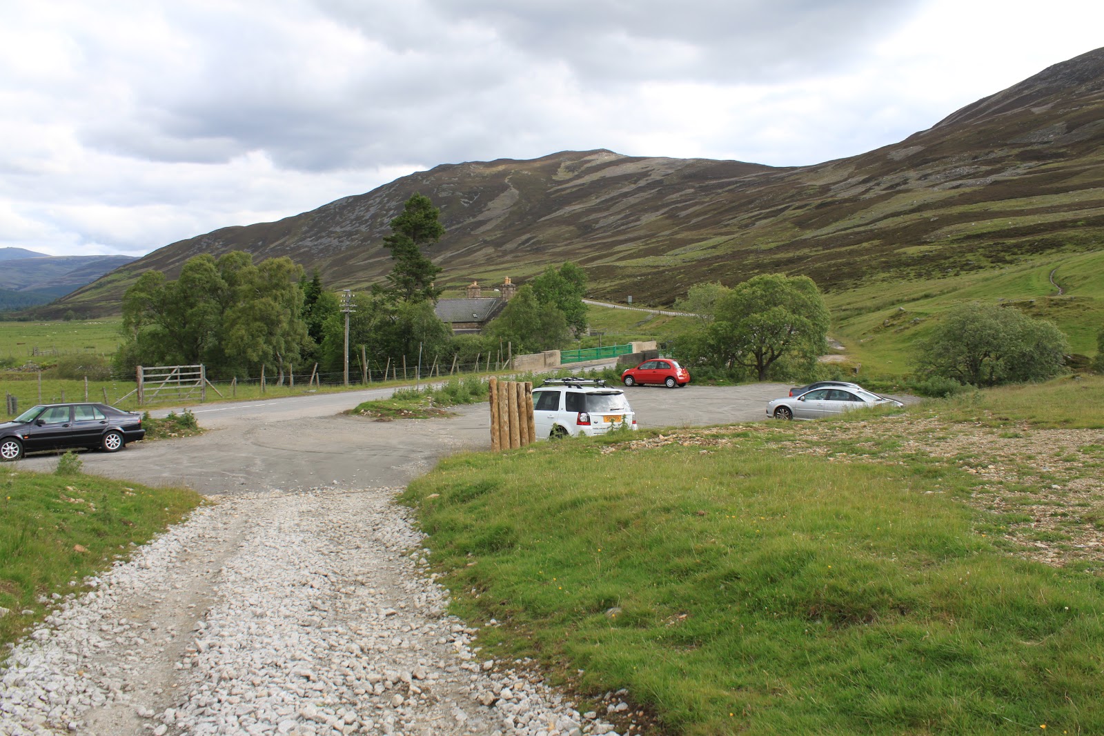 Walking in the North East of Scotland: Loch Callater Circuit