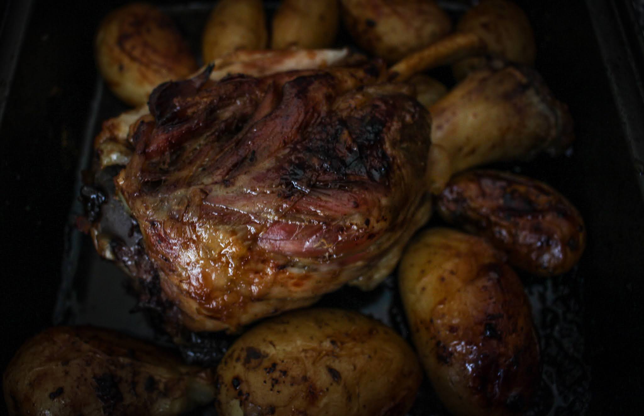 ΧΟΙΡΙΝΟ ΑΡΓΟΨΗΜΕΝΟ ΟΣΟΜΠΟΥΚΟ ΜΕ ΠΑΤΑΤΕΣ | SLOW ROASTED PORK OSOBUKO ...
